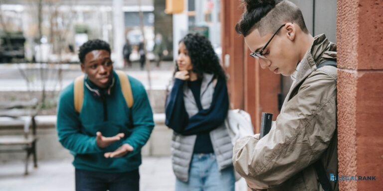 Diferencia entre injuria y calumnia: ejemplos claros y casos prácticos - LegalRank